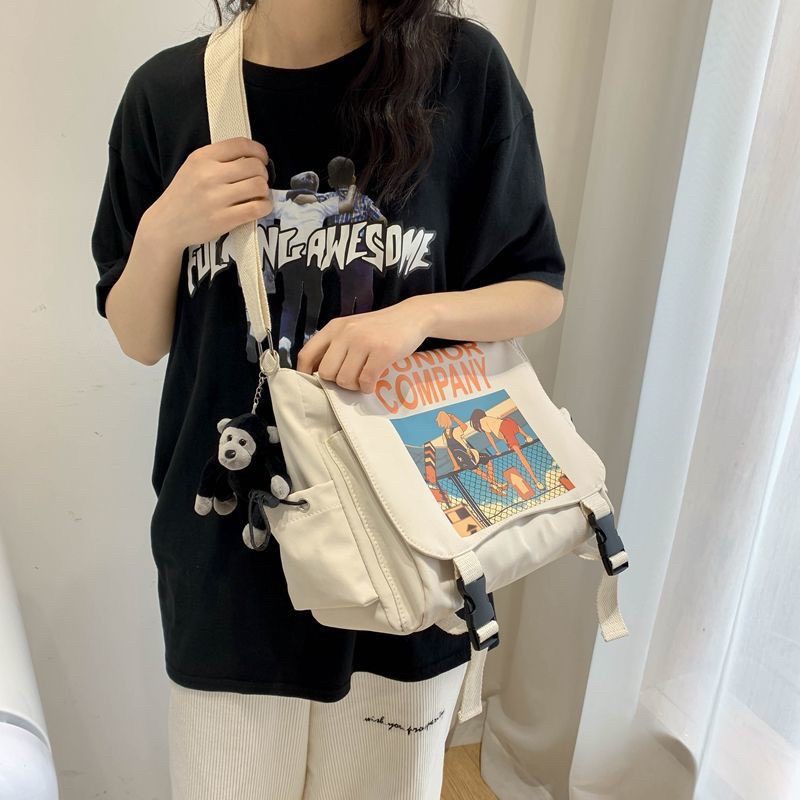 tokyosellected(T1742) กระเป๋าสะพายข้างใส่หนังสือได้ DYG (ไม่ได้แถมพวง ...