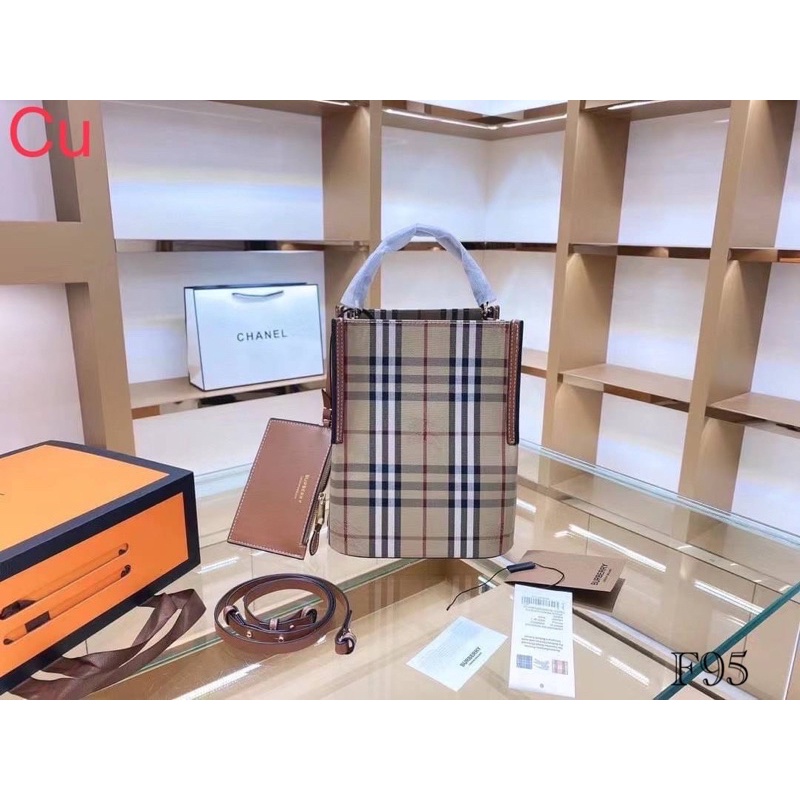 กระเป๋าถือburberry บลูเบอร์รี่ | Shopee Thailand