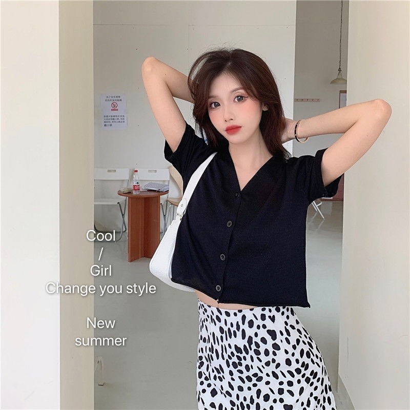 ES2020 เสื้อครอป พร้อมส่ง มีกระดุมหน้า แขนสั้น 780 | Shopee Thailand