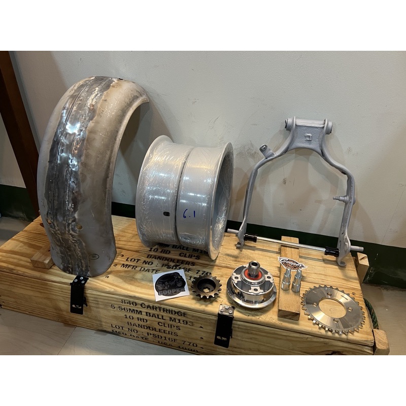 ชุดหลัง 6.1 set พร้อมจบ เอาไปใส่อย่างเดียว chaly dax (ไม่รวมบังโคลน ...