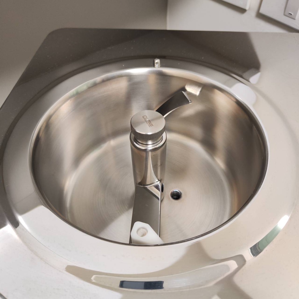 [ใช้งานน้อย ประกันเหลือ] อิตาลี เครื่องทำไอศครีม และเจลาโต้ Cube Pro ...