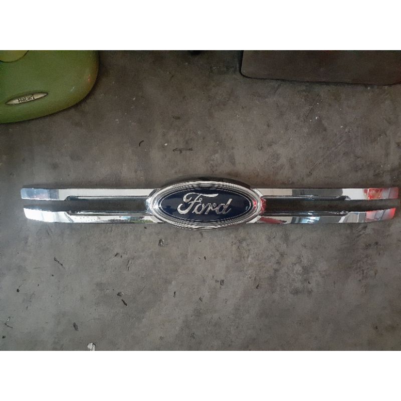กระจังหน้ารถ Ford ของแท้ | Shopee Thailand