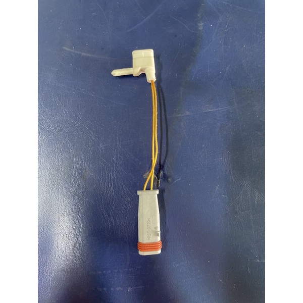 สายเตือนเบรคหน้า BENZ W211 รุ่นปลั๊กแบน OE No.2115400717 | Shopee Thailand