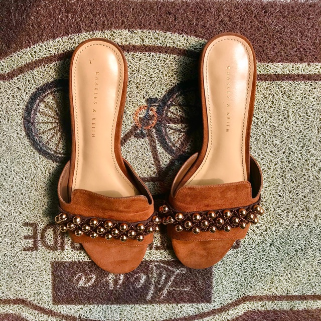 รองเท้า charles & keith มือสอง | Shopee Thailand