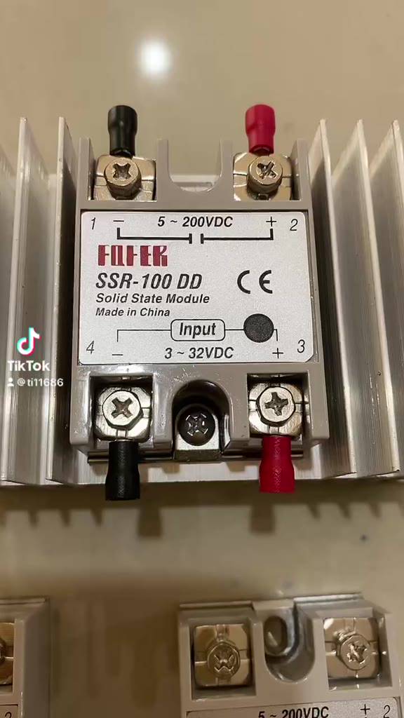 โซลิดเสตท รีเลย์ SSR-40DD 25A 40A 60A 80A 100A Solar Cell Input 3-32VDC / Output 5-200VDC Solid ...