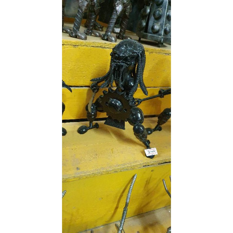Predator Metal Sculpture Model Recycled Handmade Art หุ่นยนต์พรีเดเตอร์ ...