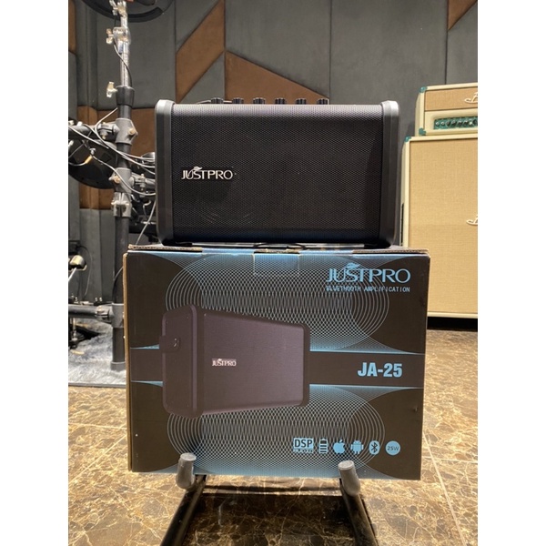 ตู้แอมป์กีต้าร์โปร่ง และ กีต้าร์ไฟฟ้า justpro ja-25 แบตเตอรี่ในตัว มีเอฟเฟคเยอะ บลูทูตได้ ...