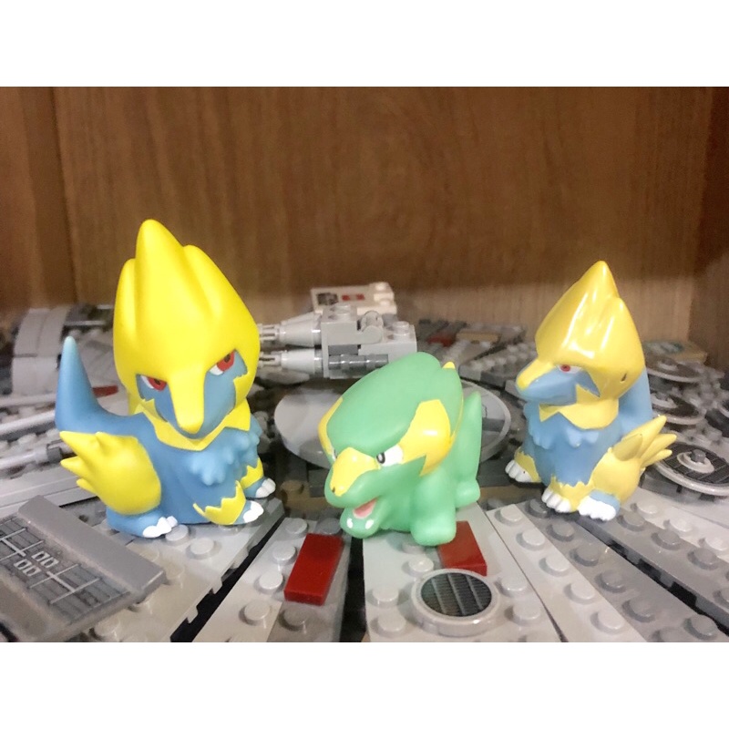 Japan Nintendo BANDAI Pokemon Electrike Manectric Finger Puppet Figure ...