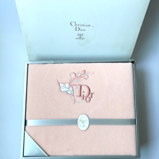 ผ้าปูที่นอน ผ้าคลุมเตียง CHRISTIAN DIOR SHEET แท้ | Shopee Thailand