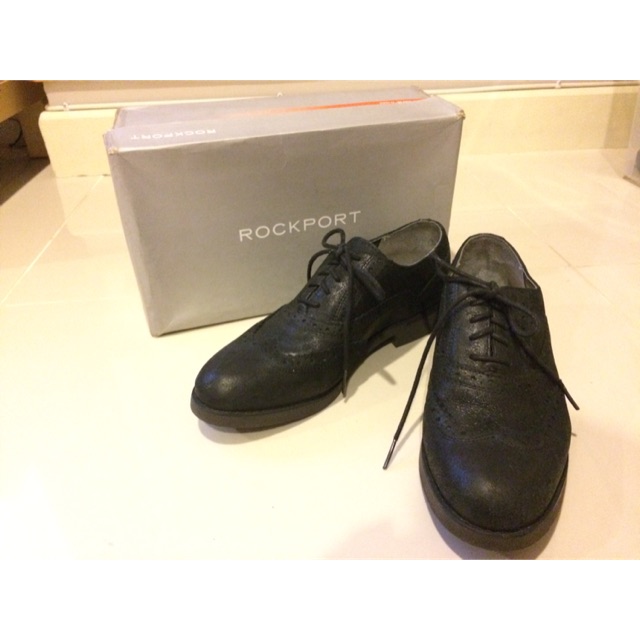 Rockport ส่งต่อรองเท้า สภาพ90% ขาย500 จากราคาข้างกล่อง 5,600!! | Shopee ...