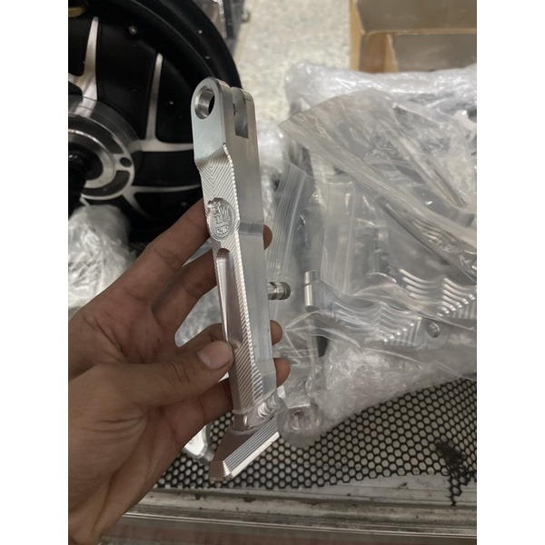 ขาปั้ม8.1 รถไฟฟ้าQ1 AJ e2ขาจับปั้มรถไฟฟ้า Q1 ขาปั้มรถไฟฟ้า ปั้ม8.1 ขา ...