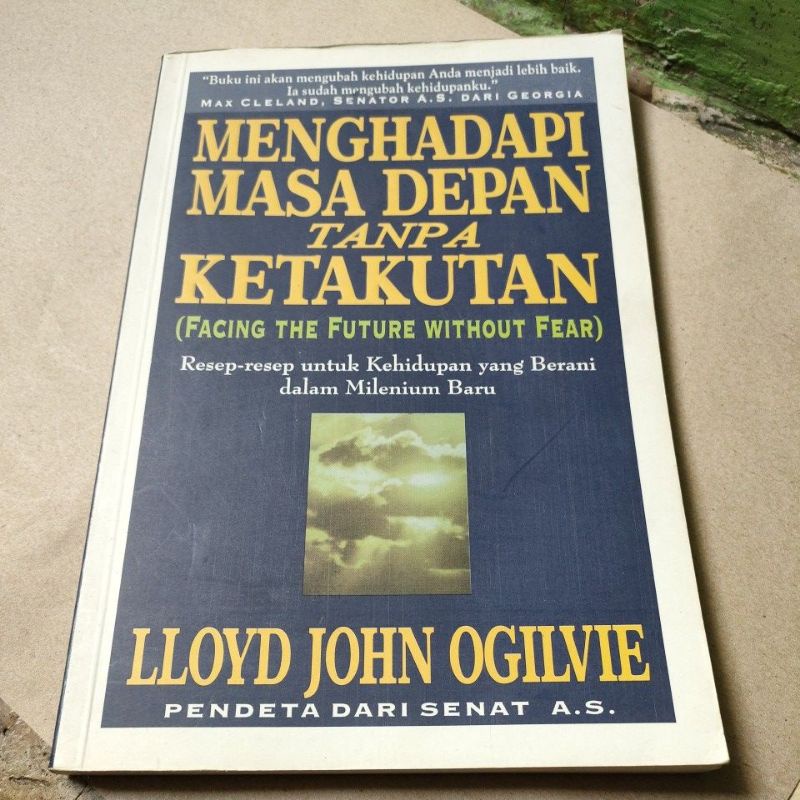 หนังสือ Facing The Future โดยไม่กลัว Lloyd John Ogilvie | Shopee Thailand