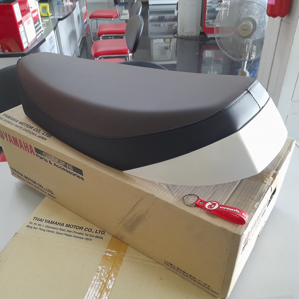 3HT2473060Y9 เบาะสีดำ/น้ำตาล SR400 พร้อมฝาท้ายสีขาว (00Y9,NPW) เบาะ แท้ ...