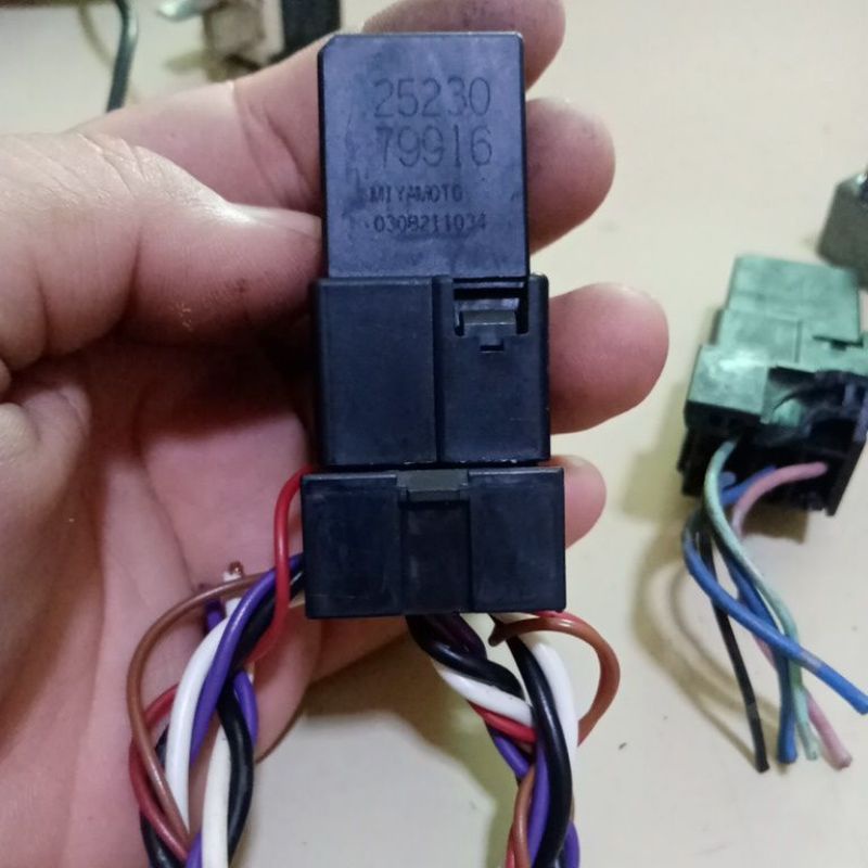 รีเลย์นิสสัน Relay Nissan MIYAMOTO 25230 -79916 กับ 25230 -79918 5 ขา ...