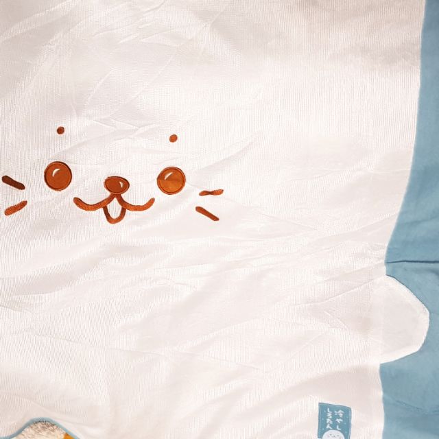 รองนอนแมวน้ำชิโรตัน shirotan ป้ายห้อย มี2ลาย | Shopee Thailand