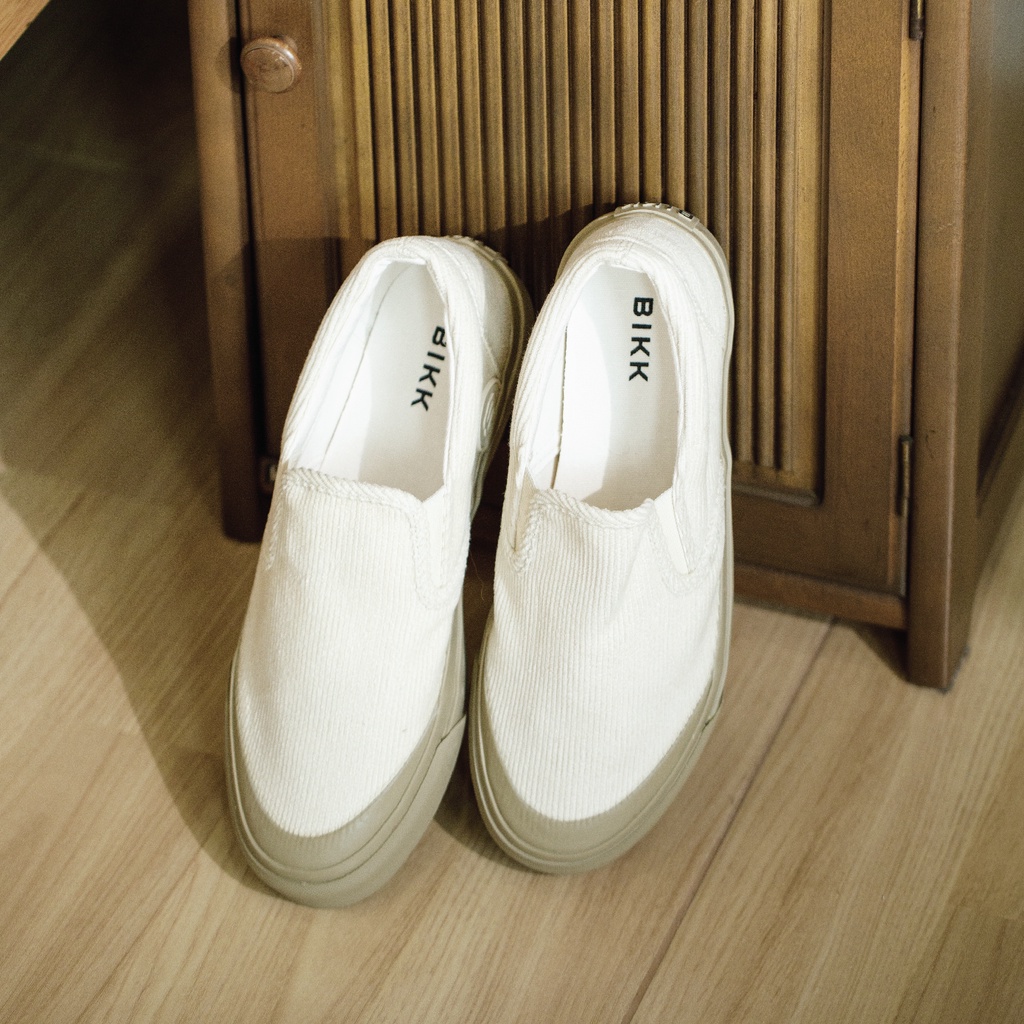 BIKK - รองเท้าผ้าใบ รุ่น "Grow" Vanilla Slip-On Sneakers Size 36-45 ...