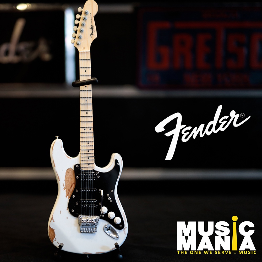 โมเดลกีต้าร์ Licensed Fender Strat - Mick Mars Vintage White Miniature ...
