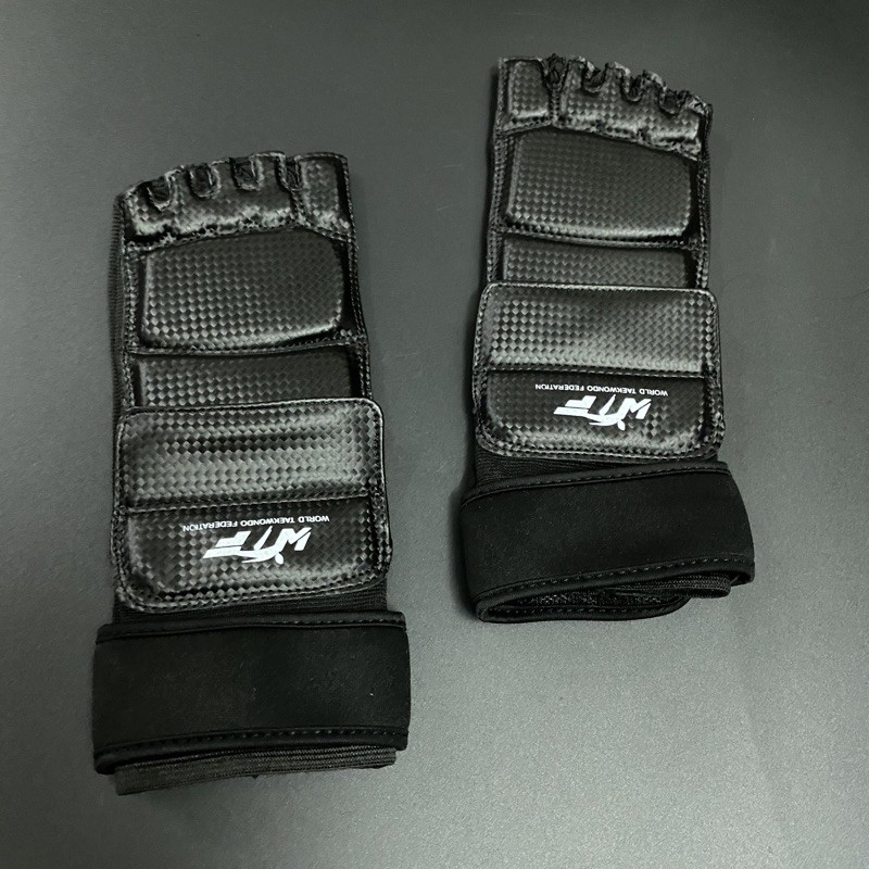 C7# นวมแบบเปิดนิ้ว MMA สีดำ ถุงมือถุงเท้าเทควันโดฟิตเนส กีฬา ชกมวย ...