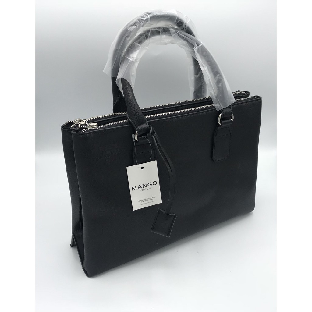 กระเป๋าสะพาย MANGO TOUCH รุ่น saffiano shoulder bag สีดำ | Shopee Thailand