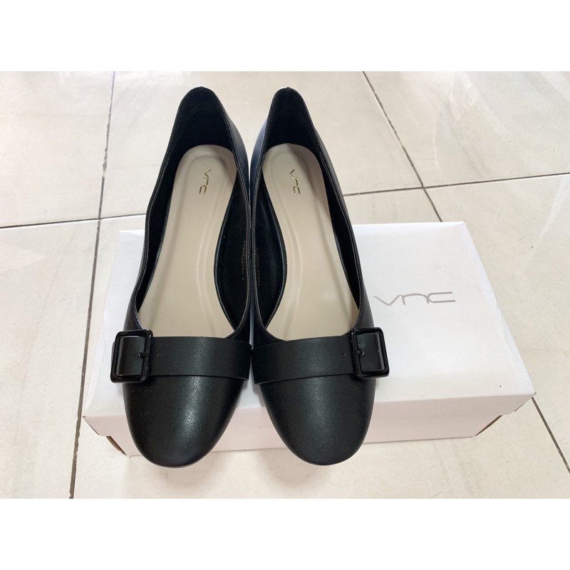คัทชูของVNCมือสองส่งฟรี | Shopee Thailand