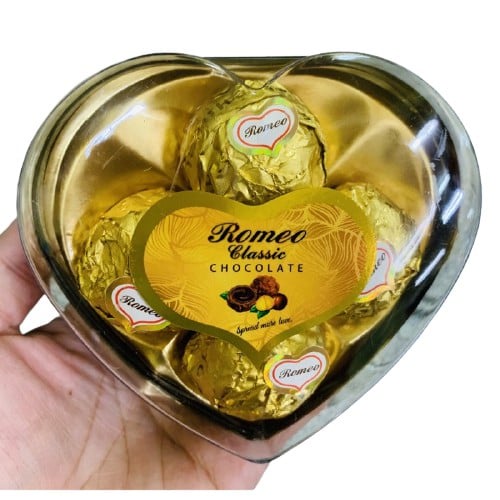 Chocolate Romeo กล่องเล็ก บรรจุ 4-5 ลูก มอบให้สำหรับคนพิเศษ Ferrero ...