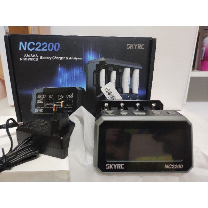 เครื่องชาร์จแบตเตอรี่ Skyrc NC2200 12V 2.0A 4 ช่อง AA AAA NiMH NiCD ...