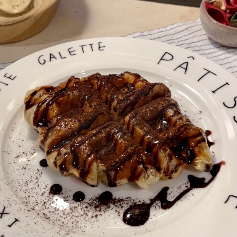 Croffle Chocolate ครัวซองวาฟเฟิลชอคโกแลต | Shopee Thailand