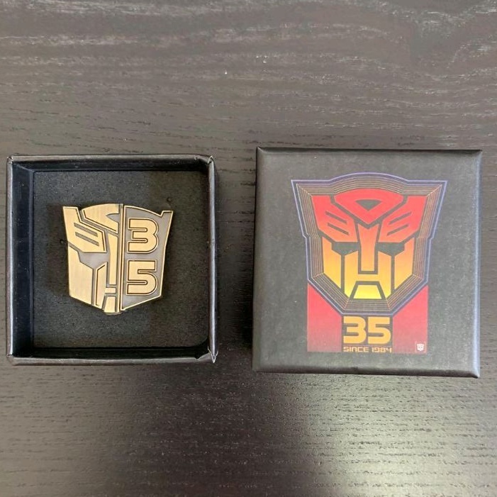 Transformers 35 years Brooch Pin Badge Original Collectibles เข็มสะสม ท ...