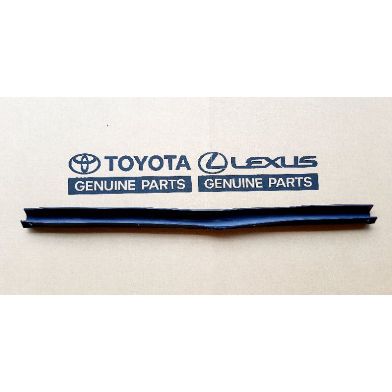 ยางรองฝากระโปรง ด้านข้าง ซ้าย ใส่ Tiger Sport Cruiser Sport Rider ของ ...