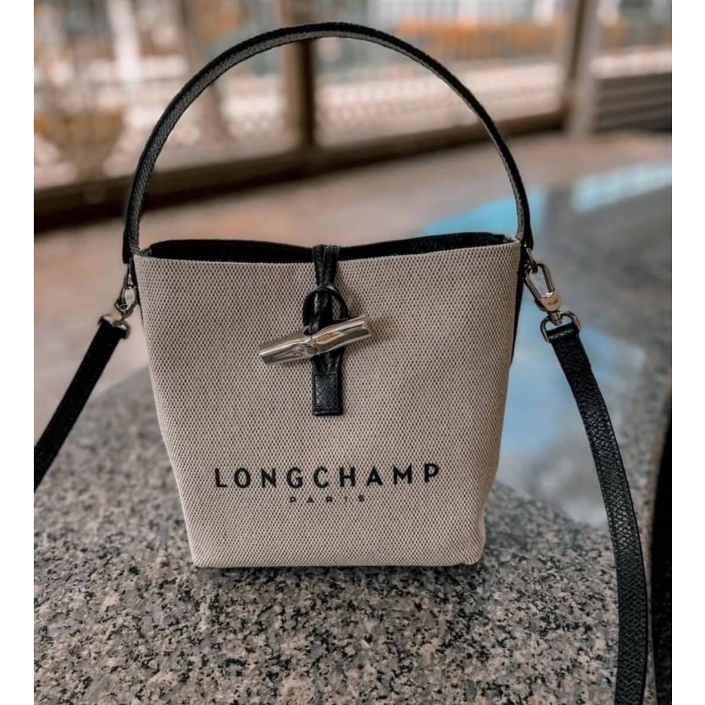 LONGCHAMP ESSENTIAL TOILE ECRU BUCKET BAG กระเป๋าถือ พร้อมสายสะพายข้างค ...
