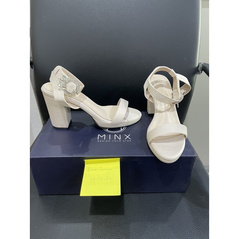 ร้องเท้าส้นสูง mini tina cream ไซส์ 35 minx | Shopee Thailand