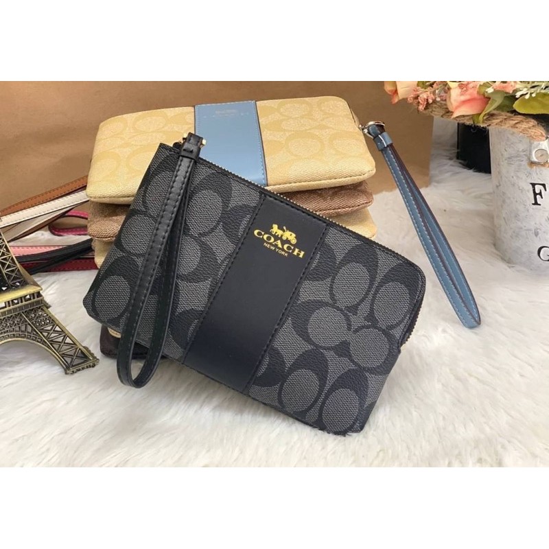 COACH 58035 CORNER ZIP WRISTLET | Shopee Thailand
