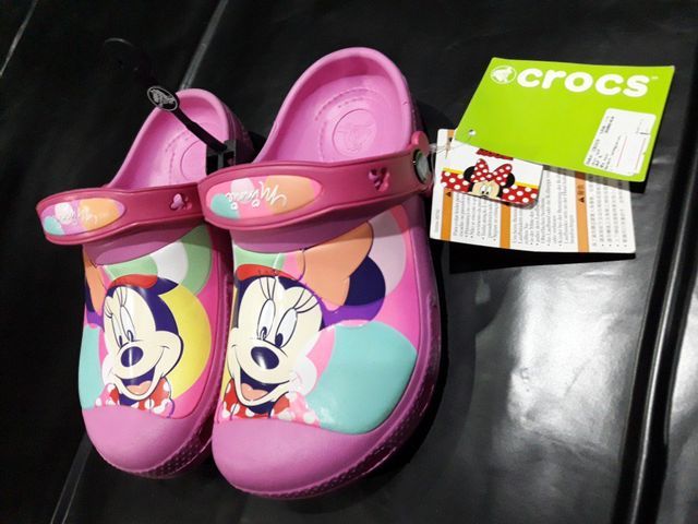 CROCS - ใหม่ รองเท้าลำลองเด็กโต Crocs Clog รุ่น Disney Minnie Mouse ...