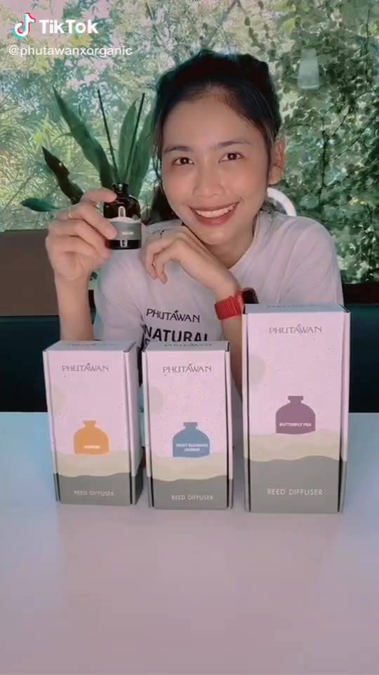 Phutawan ก้านไม้หอมปรับอากาศขนาด 100 ml ใช้งานได้ประมาณ 2 เดือน (แบบรวมทุกกลิ่น) | Shopee Thailand
