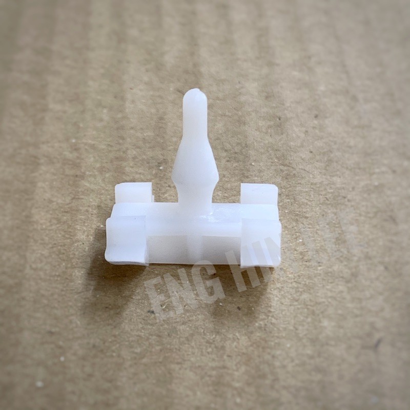 BENZ กิ๊ปล๊อคคิ้วประตู ขายาว สำหรับรถเบนซ์ Mercedes-Benz W124 | Shopee ...