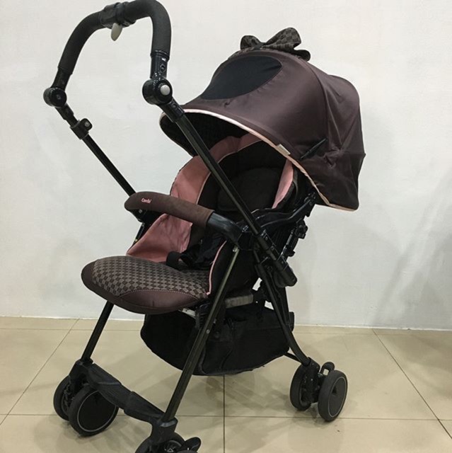 รถเข็นเด็ก Combi รุ่น Diaclasse AUTO 4 cas limited edition หรือ รุ่น Miracle Turn Premier (รุ่น ...