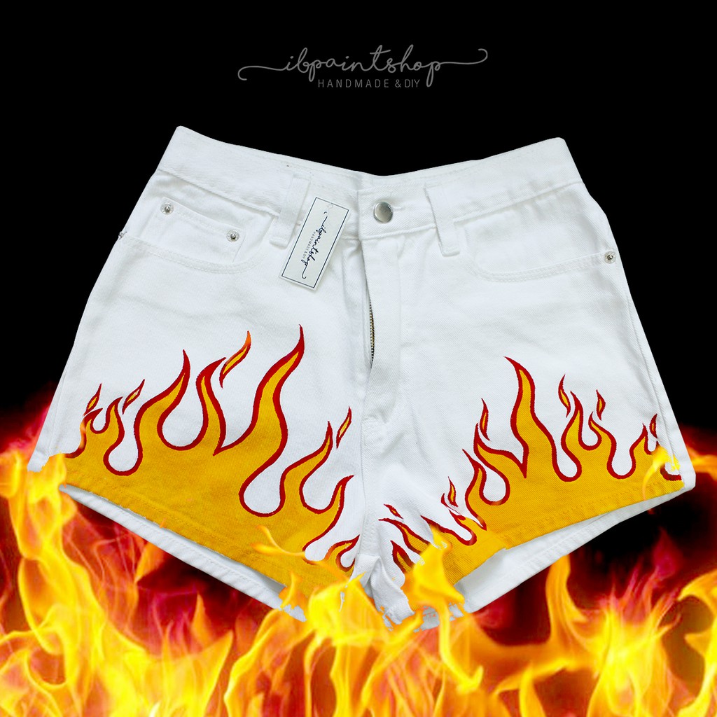กางเกงยีนส์ ขาสั้นสีขาวผู้หญิงเพ้นท์ลายไฟสุดร้อนแรง Size: L (( สินค้า ...