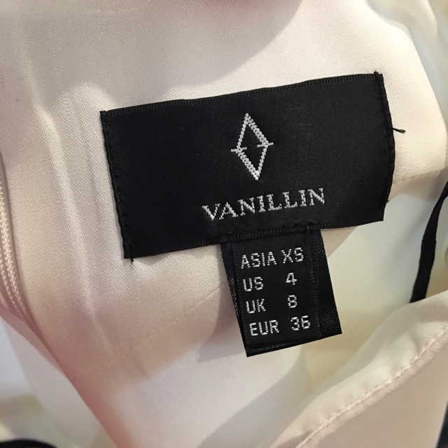 กระโปรงเอวสูง ยี่ห้อ Vanillin เอว 24-25 สะโพก35 | Shopee Thailand