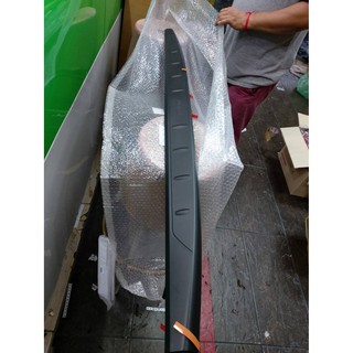 ชุดครอบขอบฝาท้ายกระบะ TOYOTA (HILUX REVO PRERUNNER) แท้ห้าง PC176-0K01F ...
