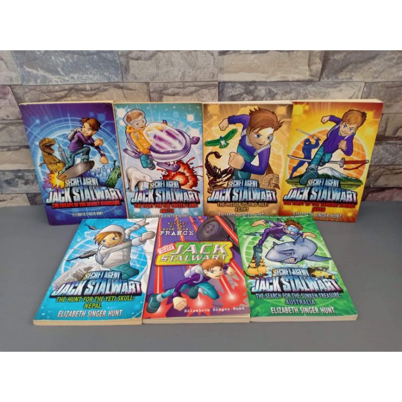 Secret agent Jack Stalwart. วรรณกรรมมือสอง by Elizabeth Singer Hunt ...