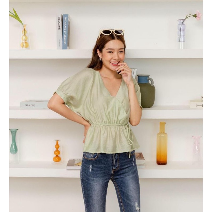 เสื้อคอวี miladi brand | Shopee Thailand