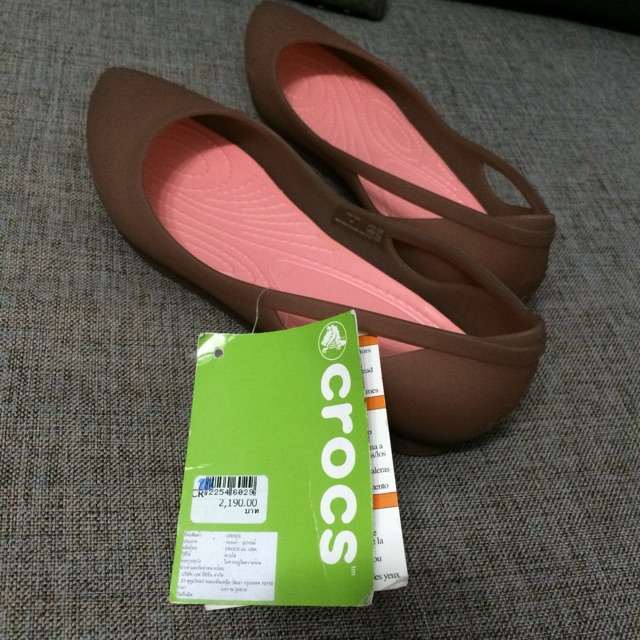 Crocs W6 สีน้ำตาล | Shopee Thailand