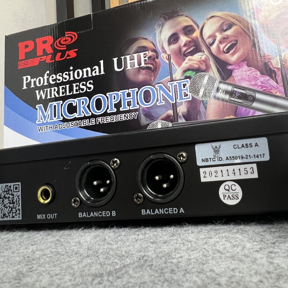 PRO PLUS UM-17 ไมค์ลอยคู่ UHFปรับความถี่ได้ UM 17 proplus คลื่นใหม่ กสทชไมโครโฟนไร้สาย Wireless ...