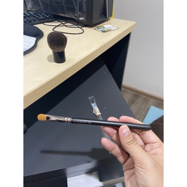 mac 242 concealer brush แท้ แปรงทา คอนซีลเลอร์ | Shopee Thailand