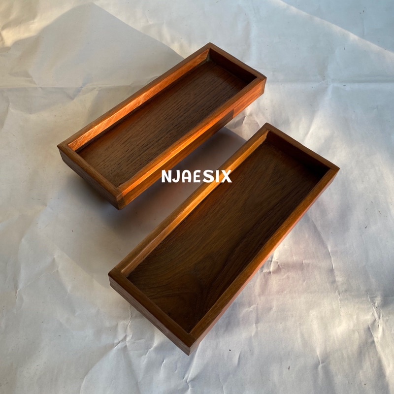 ถาดไม้สัก ถาดไม้จิ๋ว มีขา ถาดซูชิ [ไม้สักแท้] ขนาด: กว้าง 8.5 x ยาว 22 ...