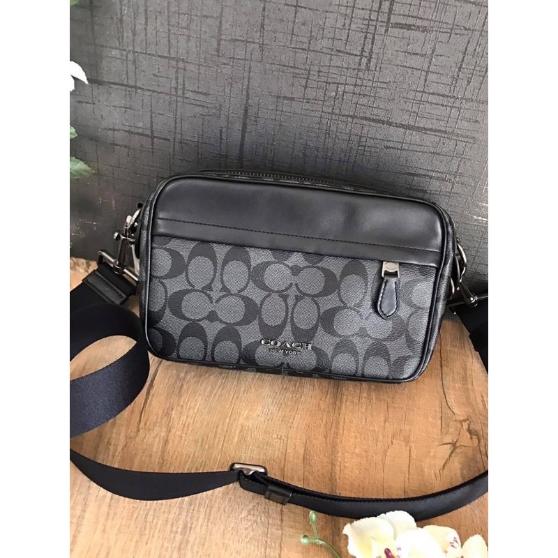 (ผ่อน0%) กระเป๋า สะพายข้างชาย ลายC สีเทาดำ COACH GRAHAM CROSSBODY IN ...