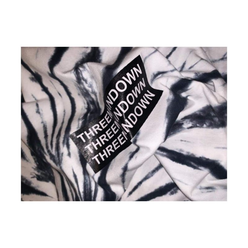 Three Man Down - เสื้อ CHEMISE Tiy Dye Box Logo | Shopee Thailand