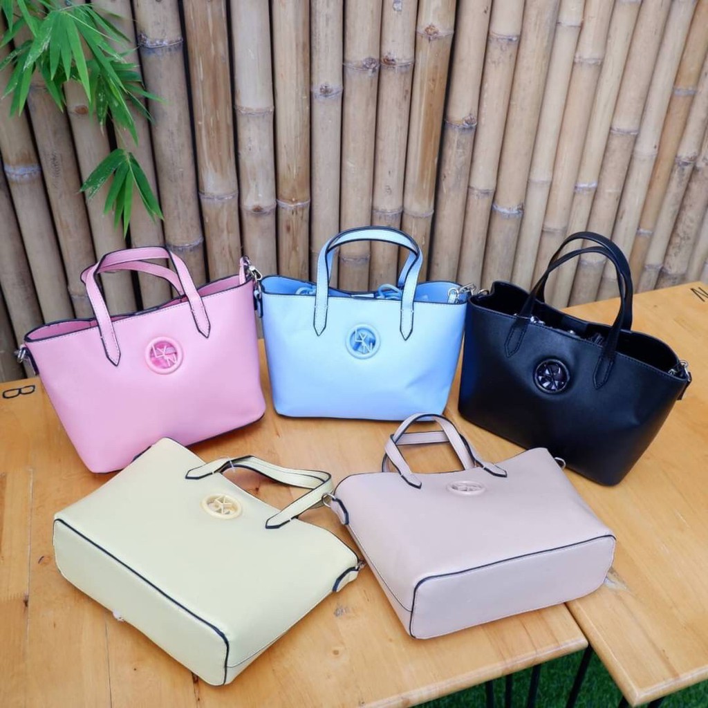 ของแท้ กระเป๋าถือ Lyn Mini Shopping Bag รุ่นนี้ดีไซน์ดีงามมาก เหมือน ...