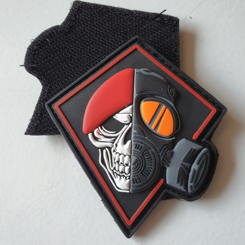 Merah Pvc RUBBER PATCH LOGO SKULL 3D นูนสีแดง BERET SKULL/ VELCRO RUBBER EMBLEM PATCHES | Shopee ...