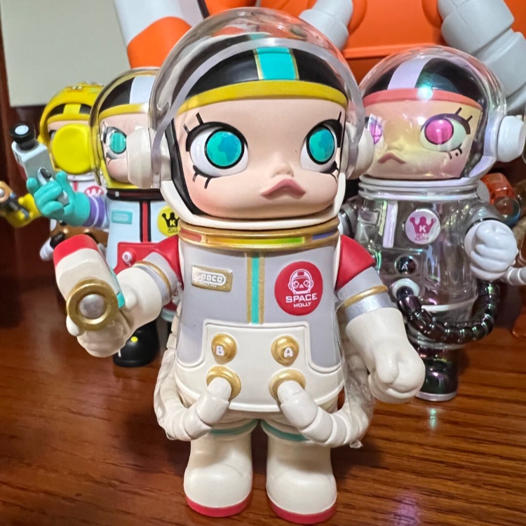 ของแท้POPMART Edg Knight 100% & 100% Space Molly MEGA Collection ชุด 9 ...
